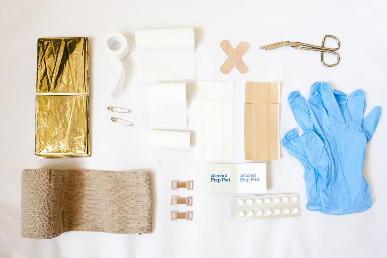 Essential Items Everyone Should Have In A First Aid Kit Howstuffworks